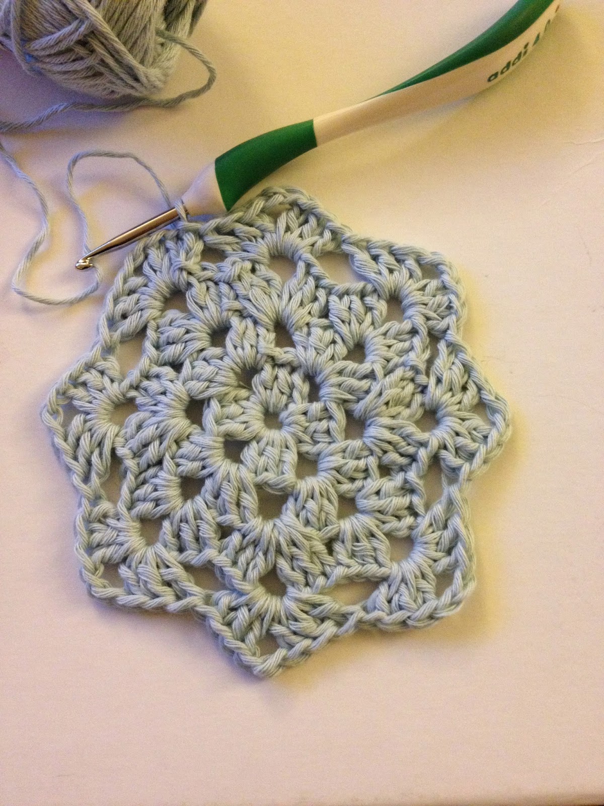 Lulu Loves Crochet: The Granny Star Blanket