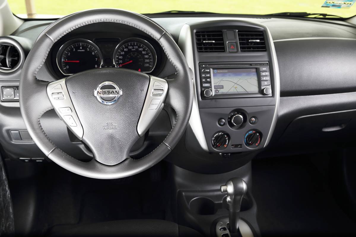 Nissan Versa 2015 nacional chega às lojas em fevereiro