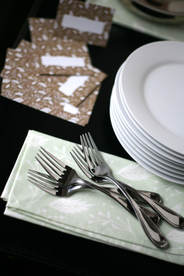 Easy holiday potluck party decor! / Create / Enjoy