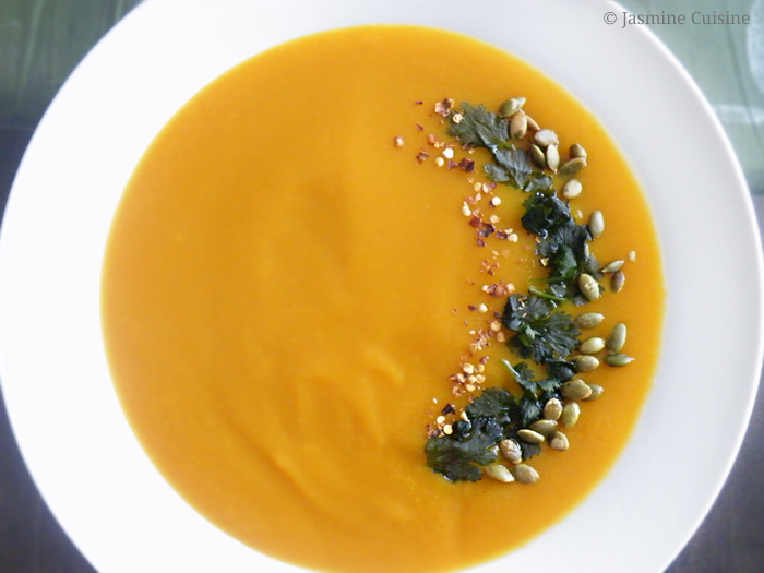Potage de courge butternut à la thaïlandaise (végane) - Jasmine Cuisine