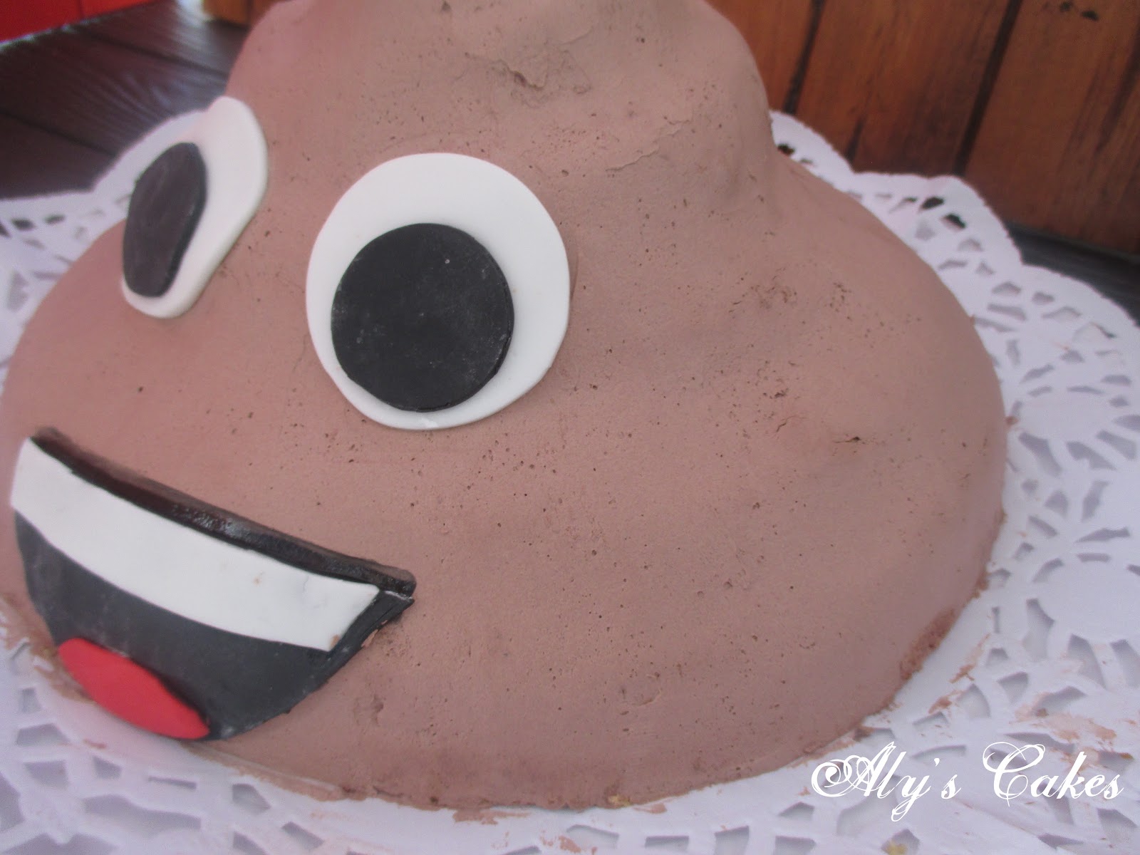 Aly's Cakes: TARTA CACA DEL WASSAP