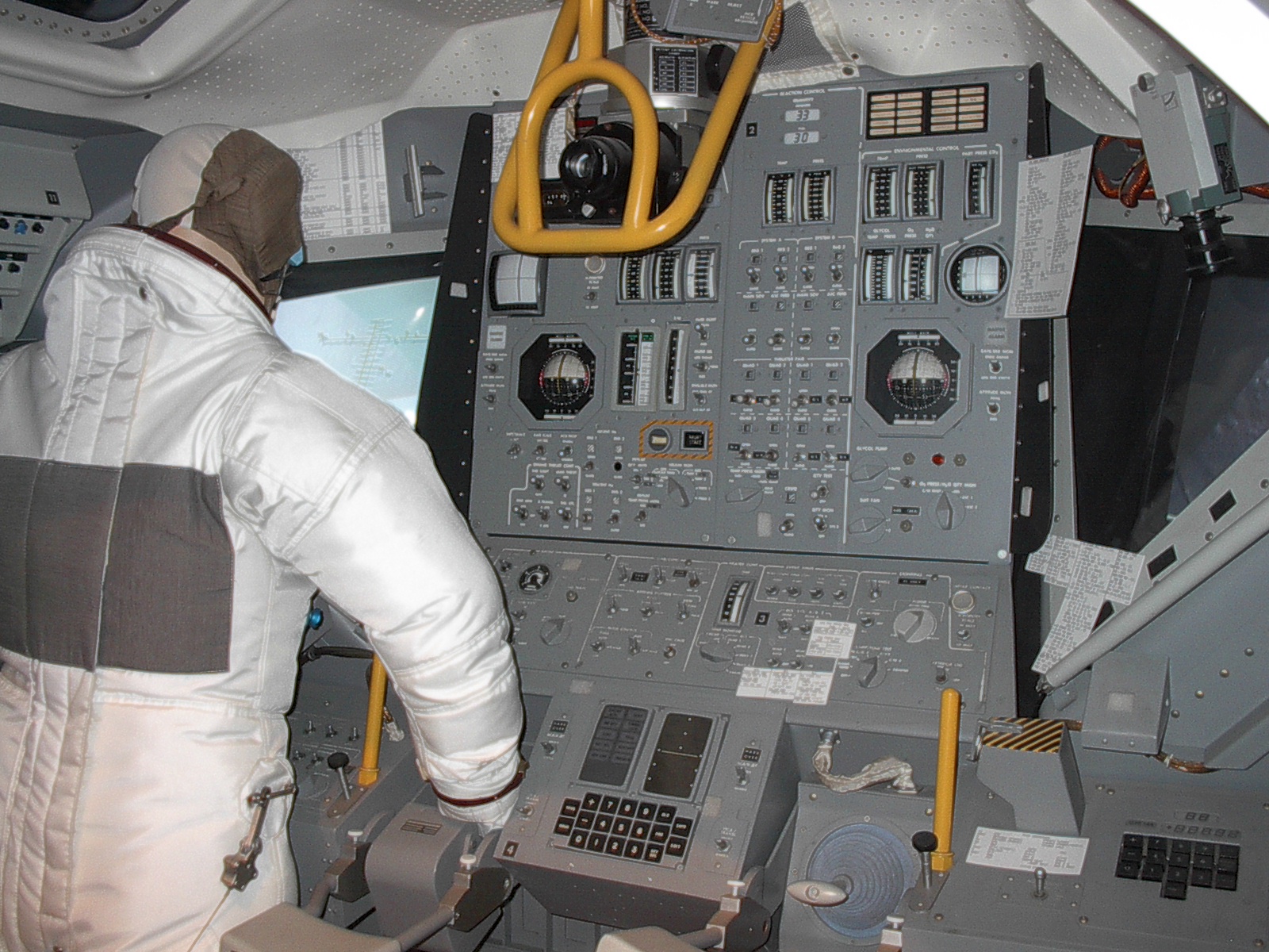 Exo Cruiser: Apollo Guidance Computer (AGC), Its Emulators (ISAGC) and ...