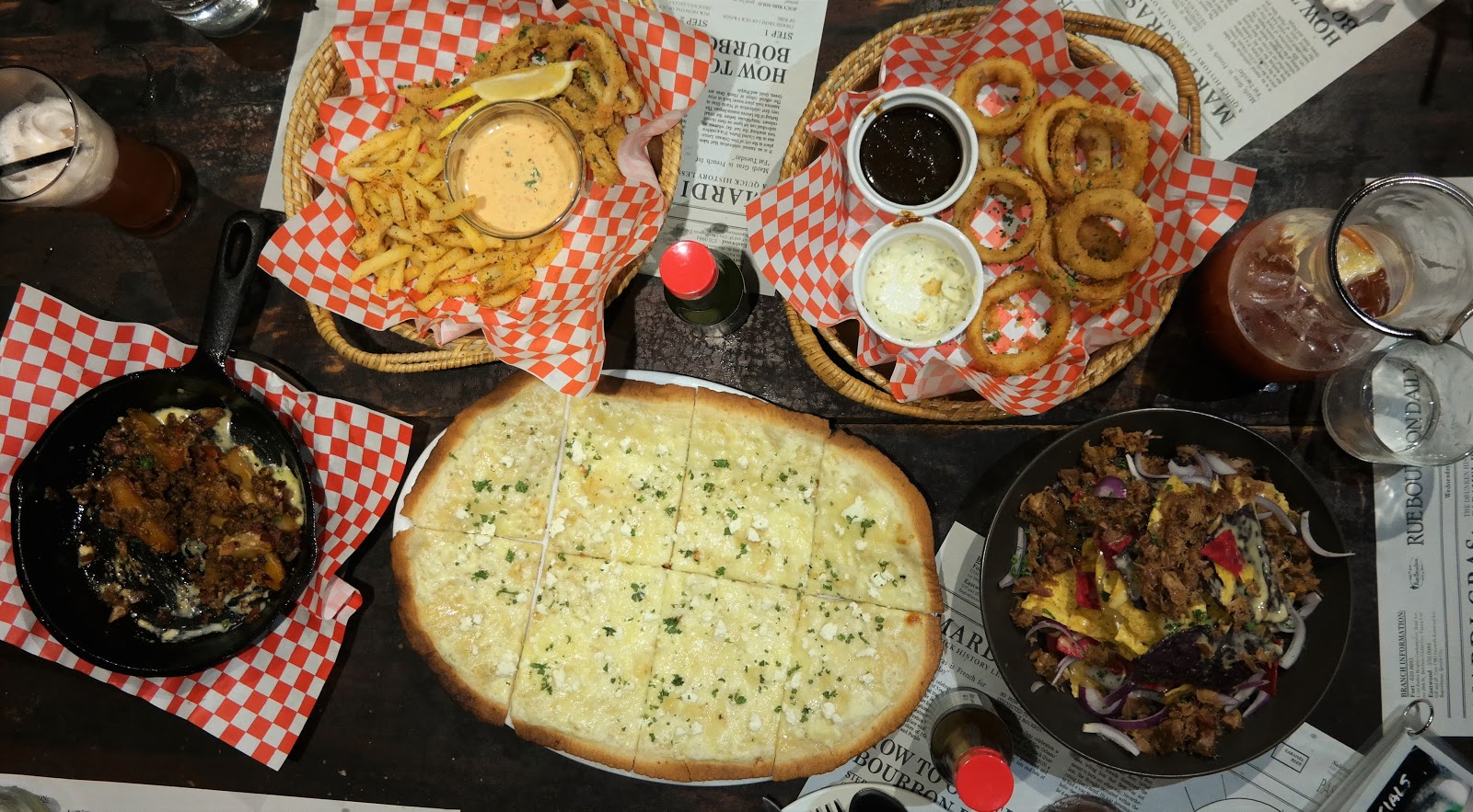 Sand Under My Feet: Rue Bourbon Salcedo Bar and Restaurant - The Food