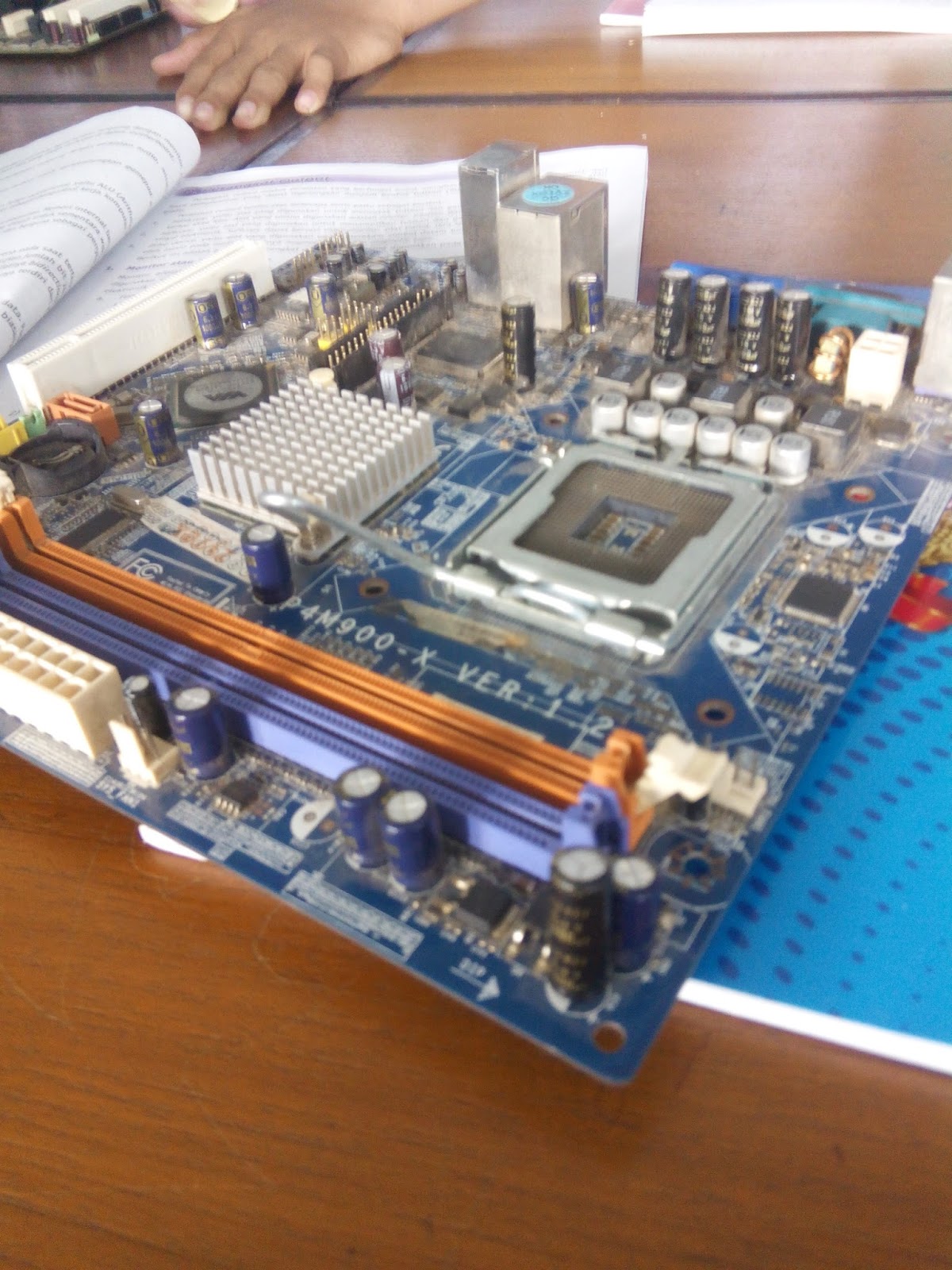 blog terkini: Mengenal bagian-bagian komputer beserta fungsinya