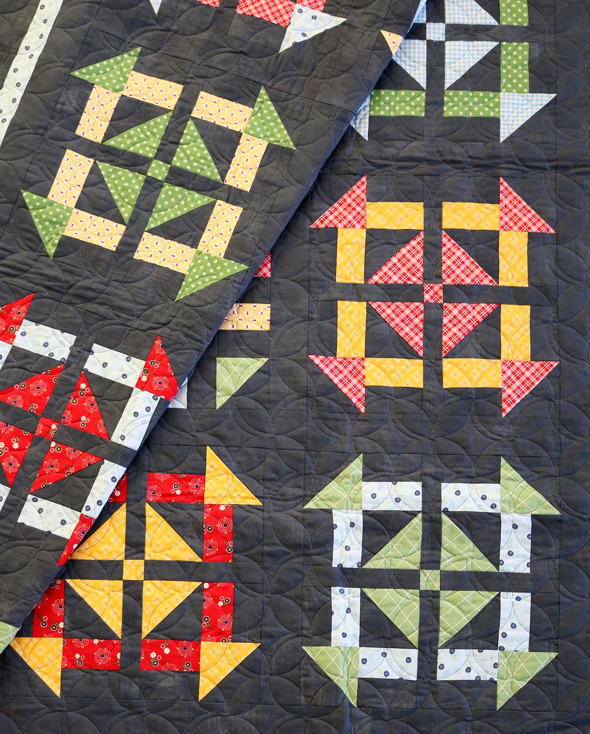 A Bright Corner: Fresh Fat Quarter Quilts Book