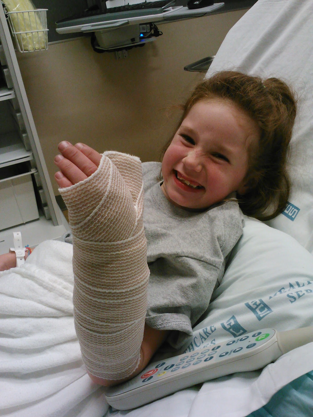 The Kindschi Family: Dariens first broken bone