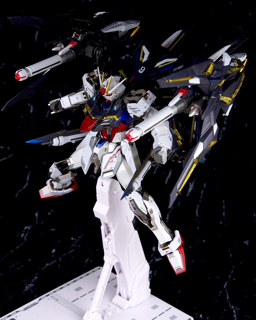 [ Review ] - Metal Build - Lightning Striker