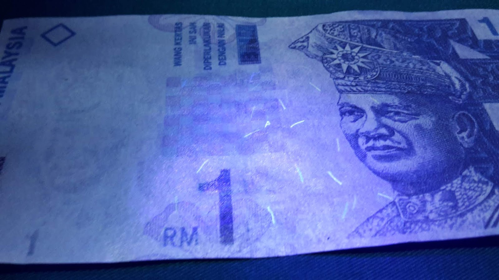 Badai Mencak Kelambit Biru: Note Kertas Asli Seringgit $1 sign Aisyah ...