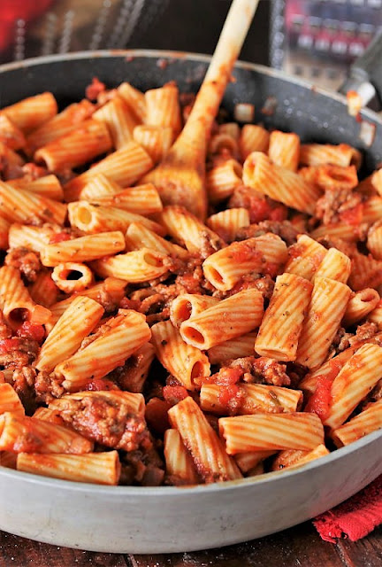 Easy Baked Mostaccioli (aka: Baked Cheesy Pasta) | The Kitchen is My ...