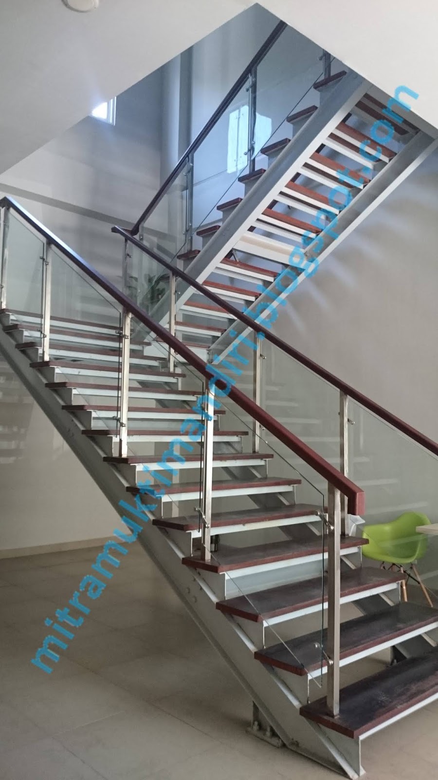 MITRA MUKTI MANDIRI: RAILING KACA TEMPERED