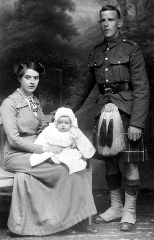 Tour Scotland: Old Photograph Family Perth Scotland