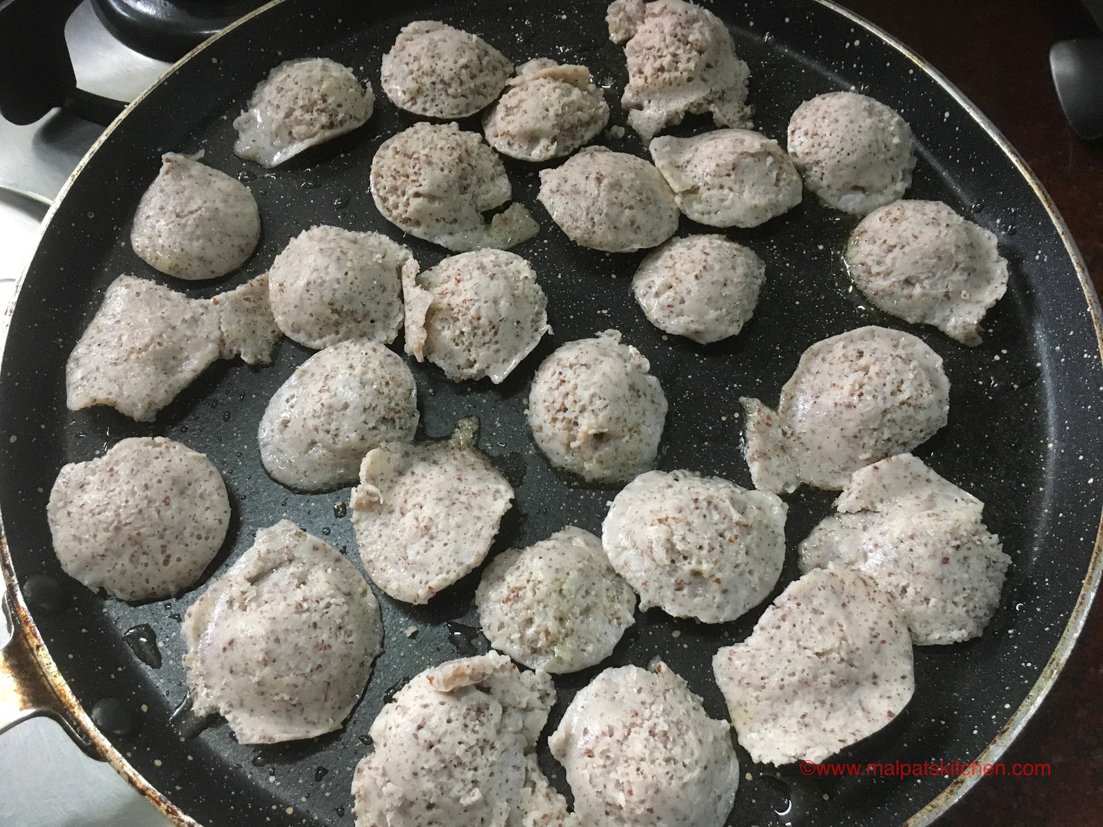 HEALTHY IDLI CHAAT, how to make a healthy Idli chaat with Ragi-red rice ...