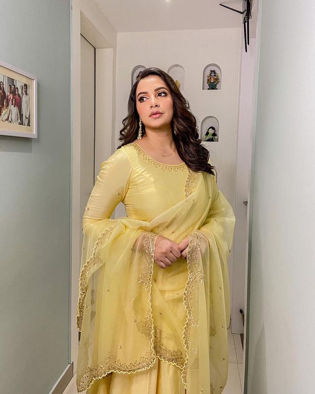 Subhashree Ganguly Wallpaper