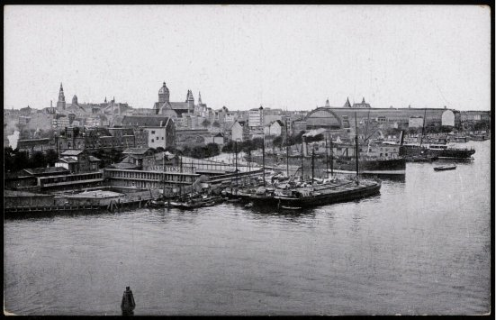 Makelaar in Mokum: Wonen aan het IJ in Amsterdam Noord