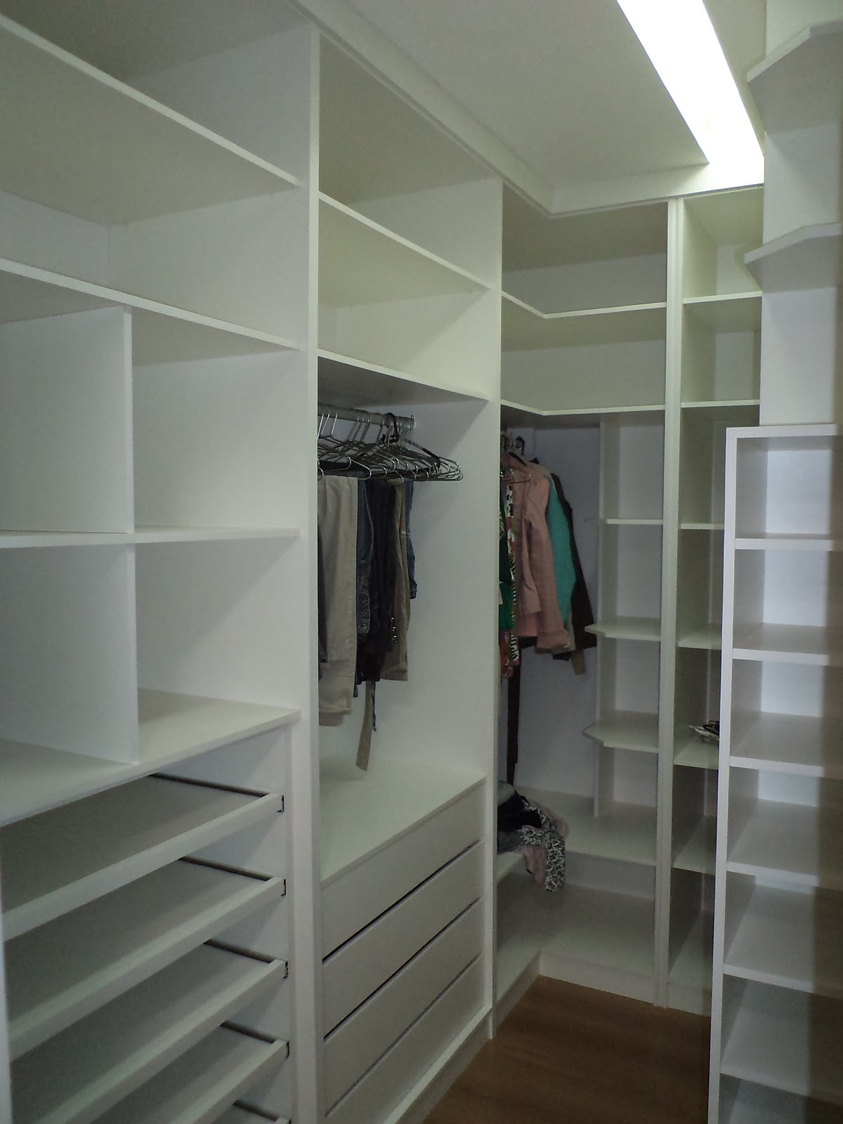 SPJ Móveis Planejados: Closet Branco