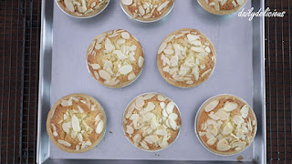 dailydelicious: Mini Almond Tarts