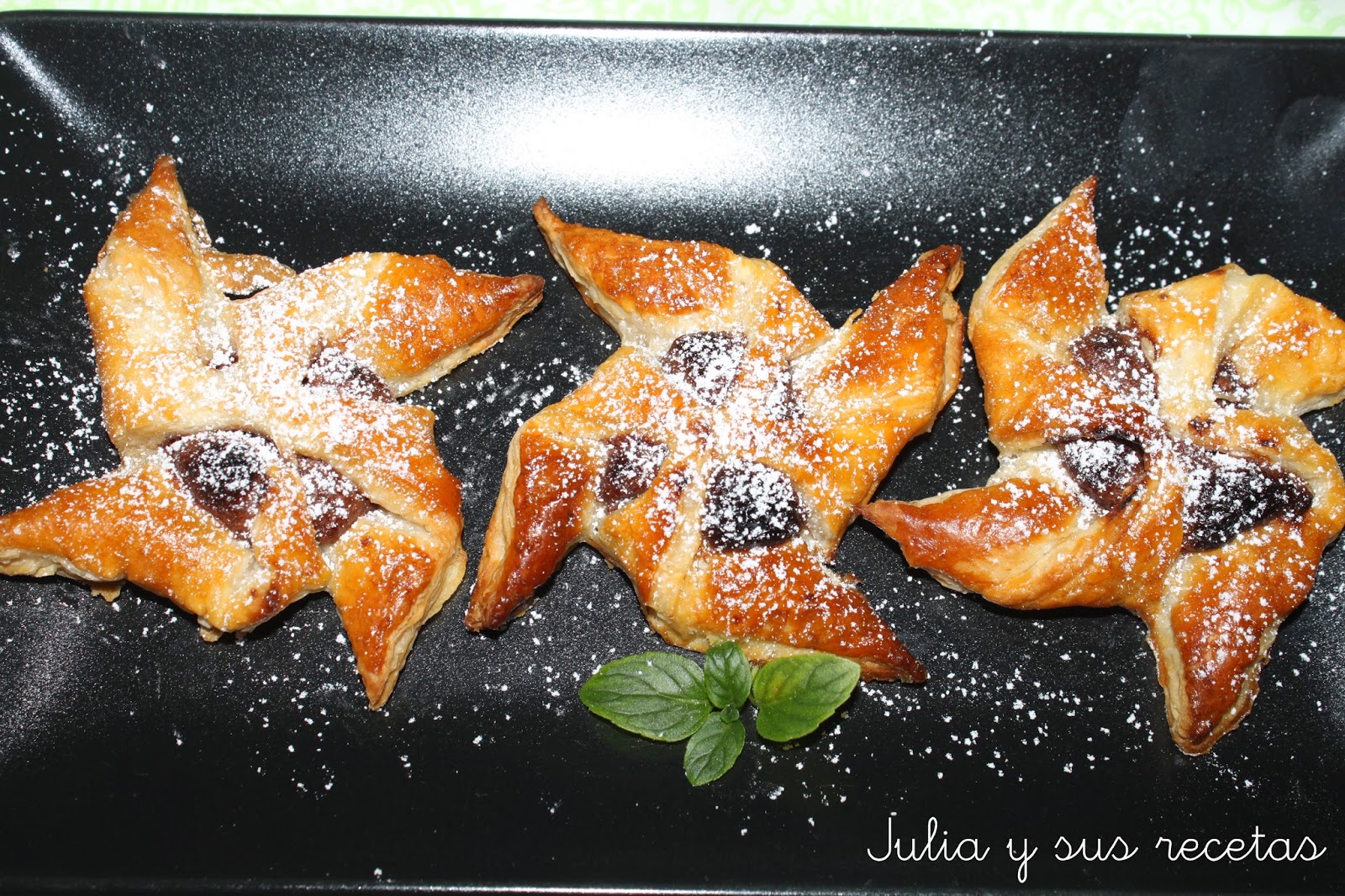 JULIA Y SUS RECETAS: Remolinos de hojaldre y nocilla