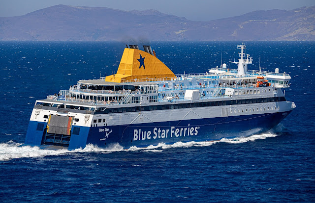 Μπλέχτηκαν οι άγκυρες των επιβατικών πλοίων της Blue Star Μύκονος και ...