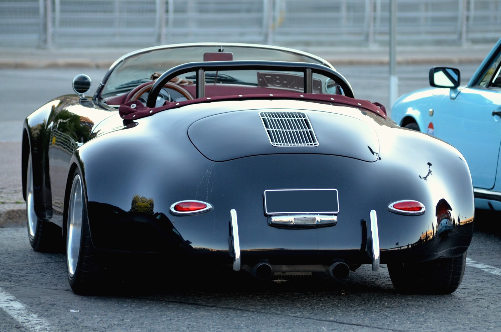 TheSeatHeater: Porsche 356 Speedster: An iconic shape