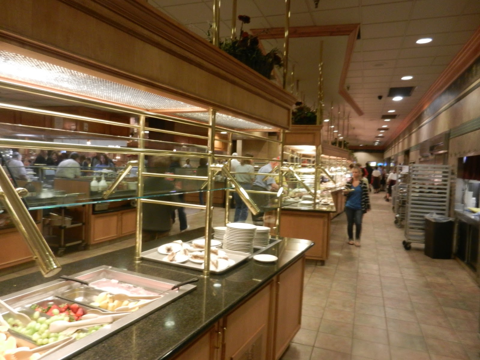 Belly of the Pig: Shady Maple Smorgasbord Breakfast Review