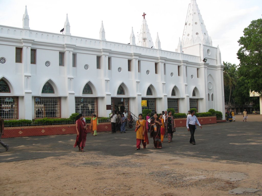 Tamilnadu Tourism: Poondi Madha Basilica, Tirukattupalli, Thanjavur