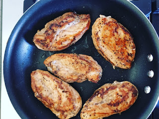 Pechugas de pollo con crema de cilantro - Delirios de Cocina