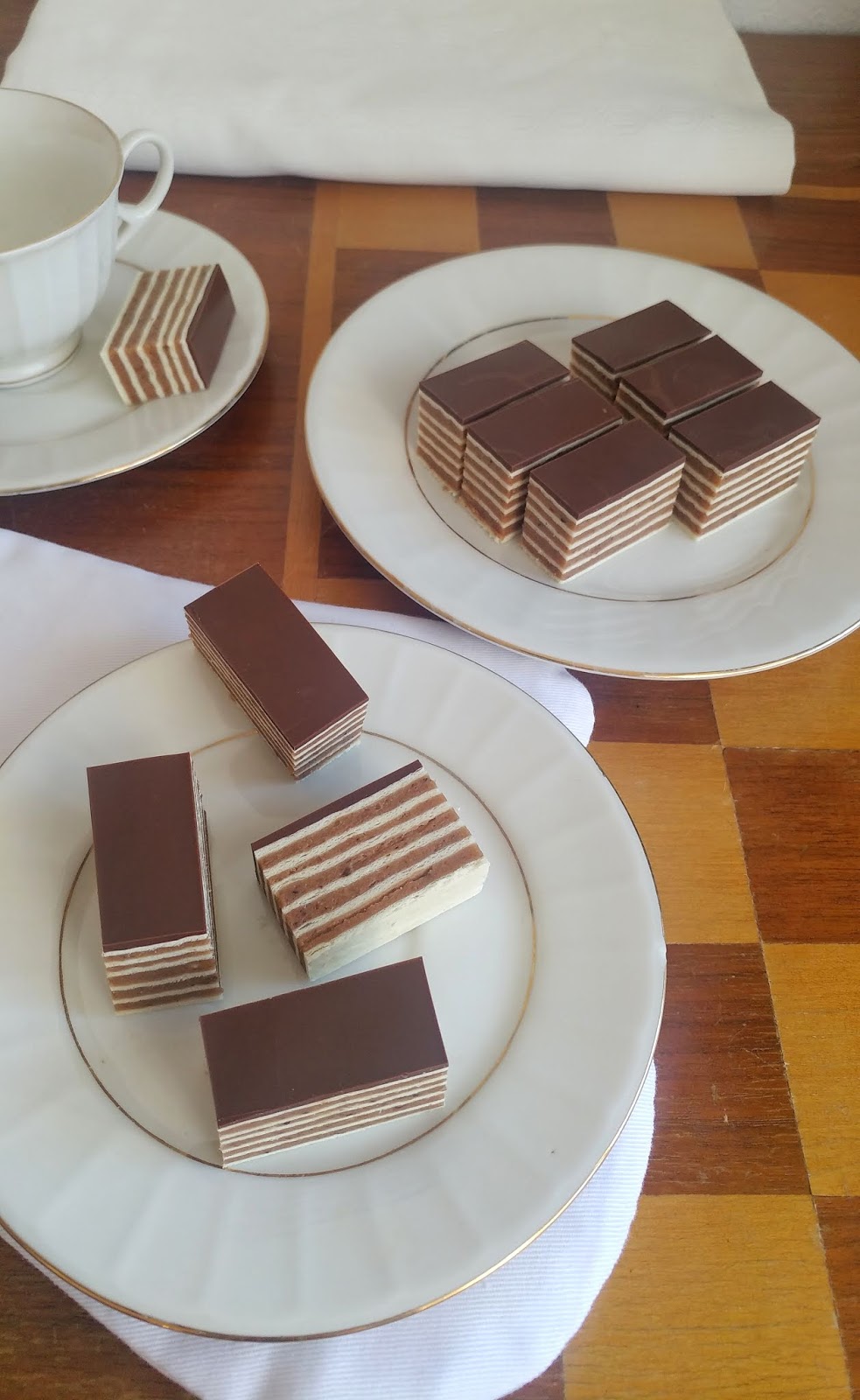 Moje slatko carstvo: Čoko- rum rozen kolač