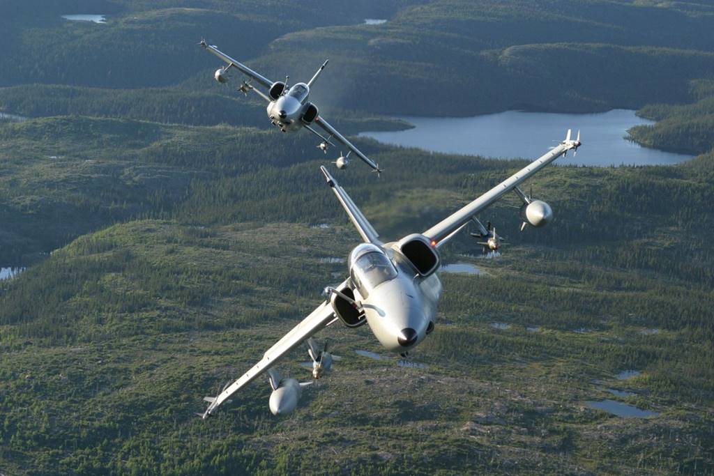 L'Aeronautica Militare si prepara a celebrare i 30 anni di AMX e 80 ...