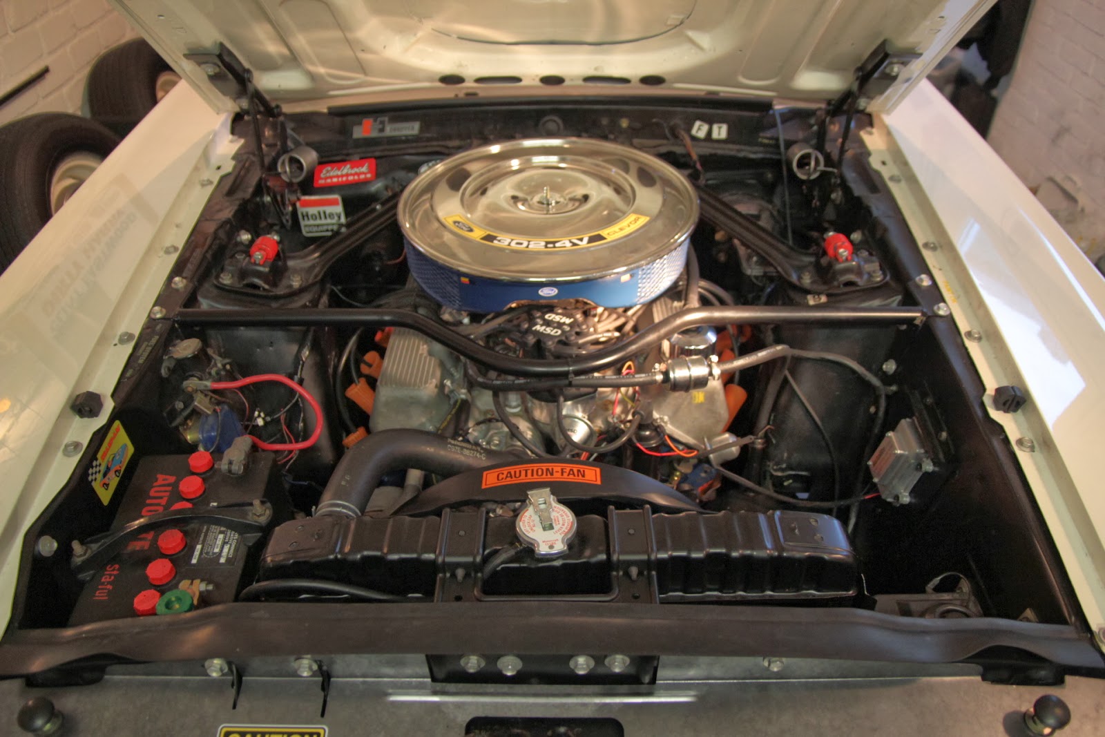 1970 Mustang Plain Jane Sleeper: The New Engine bay