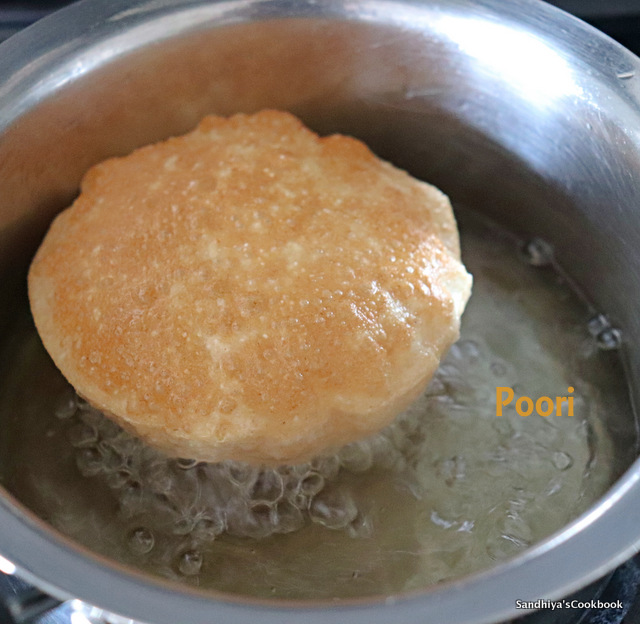 Sandhiya's Cookbook: Poori | How to make Puffed Poori