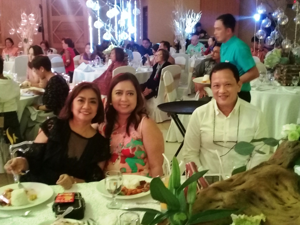 Bohol's Roving Eye: Alexis & Vi- anne Calipusan Renew their Marriage Vows