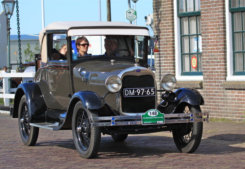 Best Cars Wallpapers: Old Time Cars Rally 2011 Wallpapers