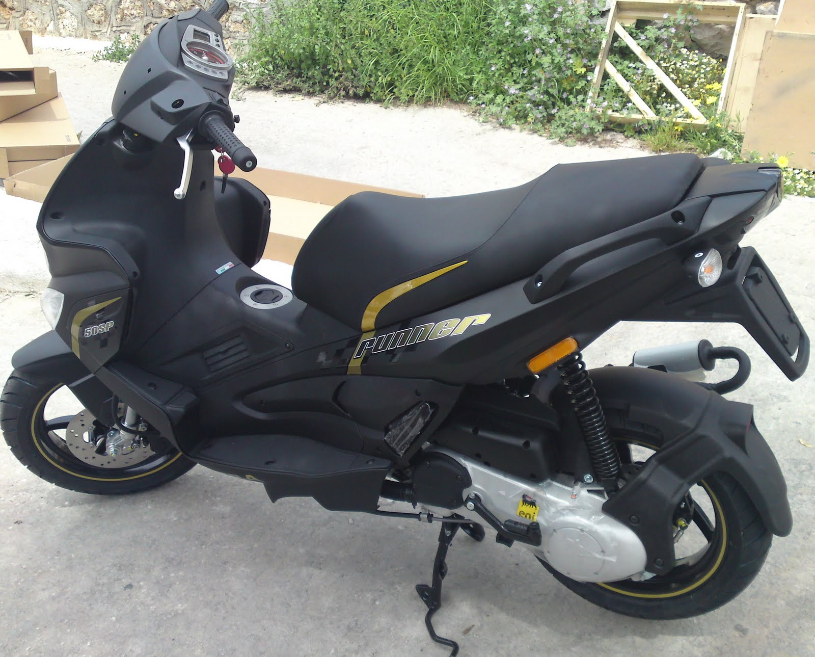 PIAGGIO STANATHIOTIS: GILLERA RUNNER 50 SP