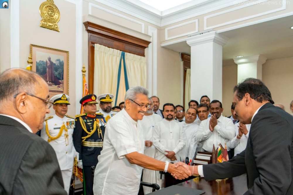 President Gotabhaya Rajapaksa assumes duties (photos and video)