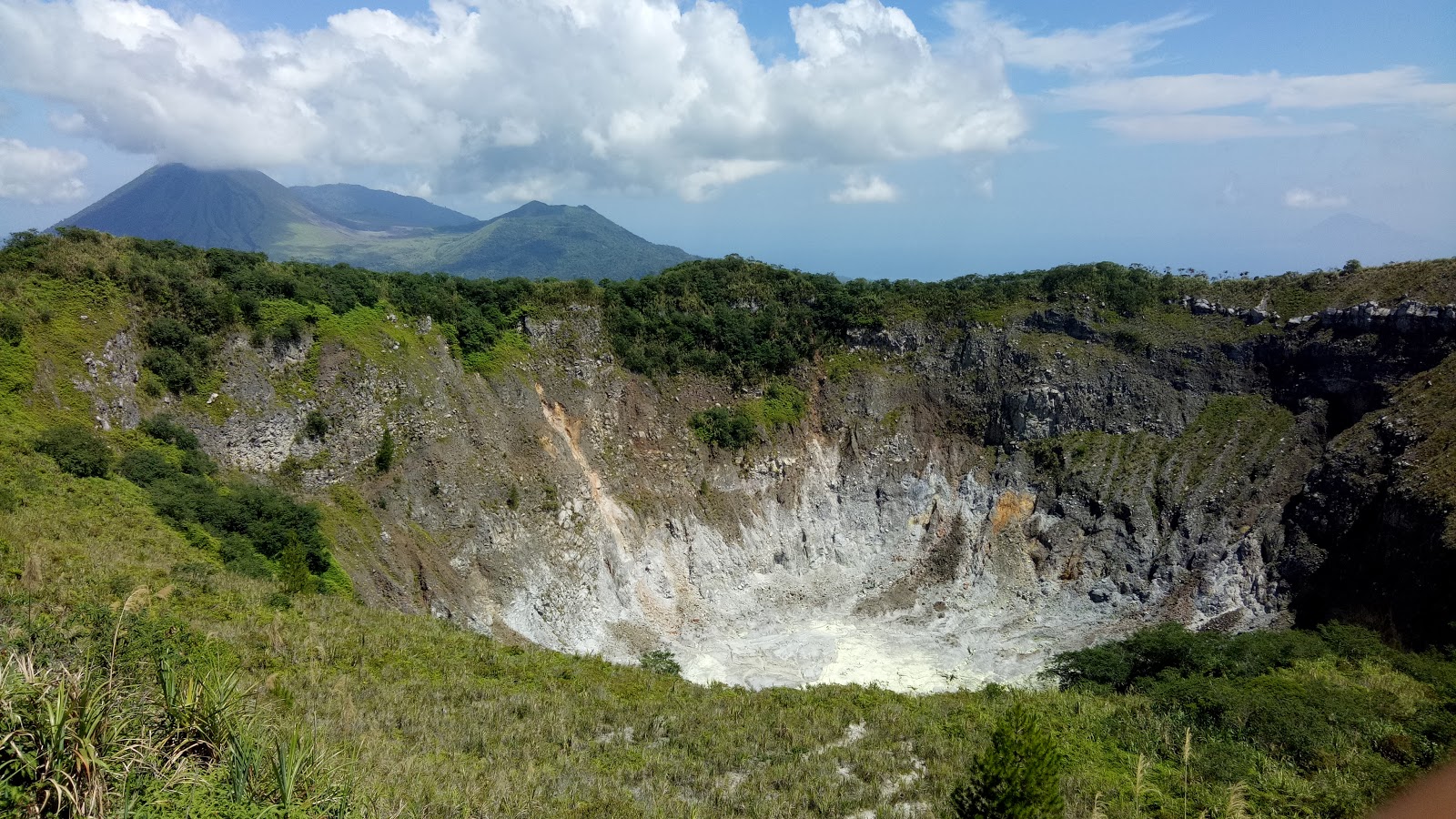 Tangkoko Tomohon Minahassa highland tour 2N 3D