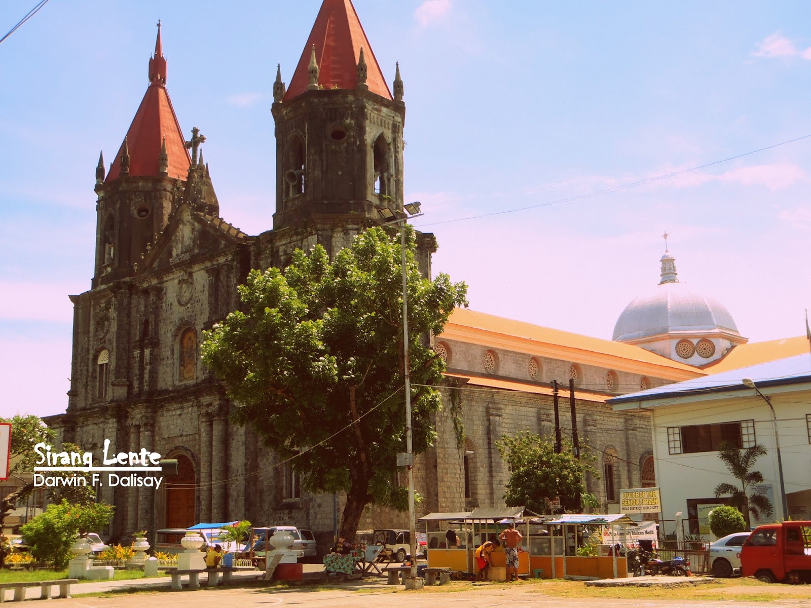 SIRANG LENTE: MOLO CHURCH, ILOILO
