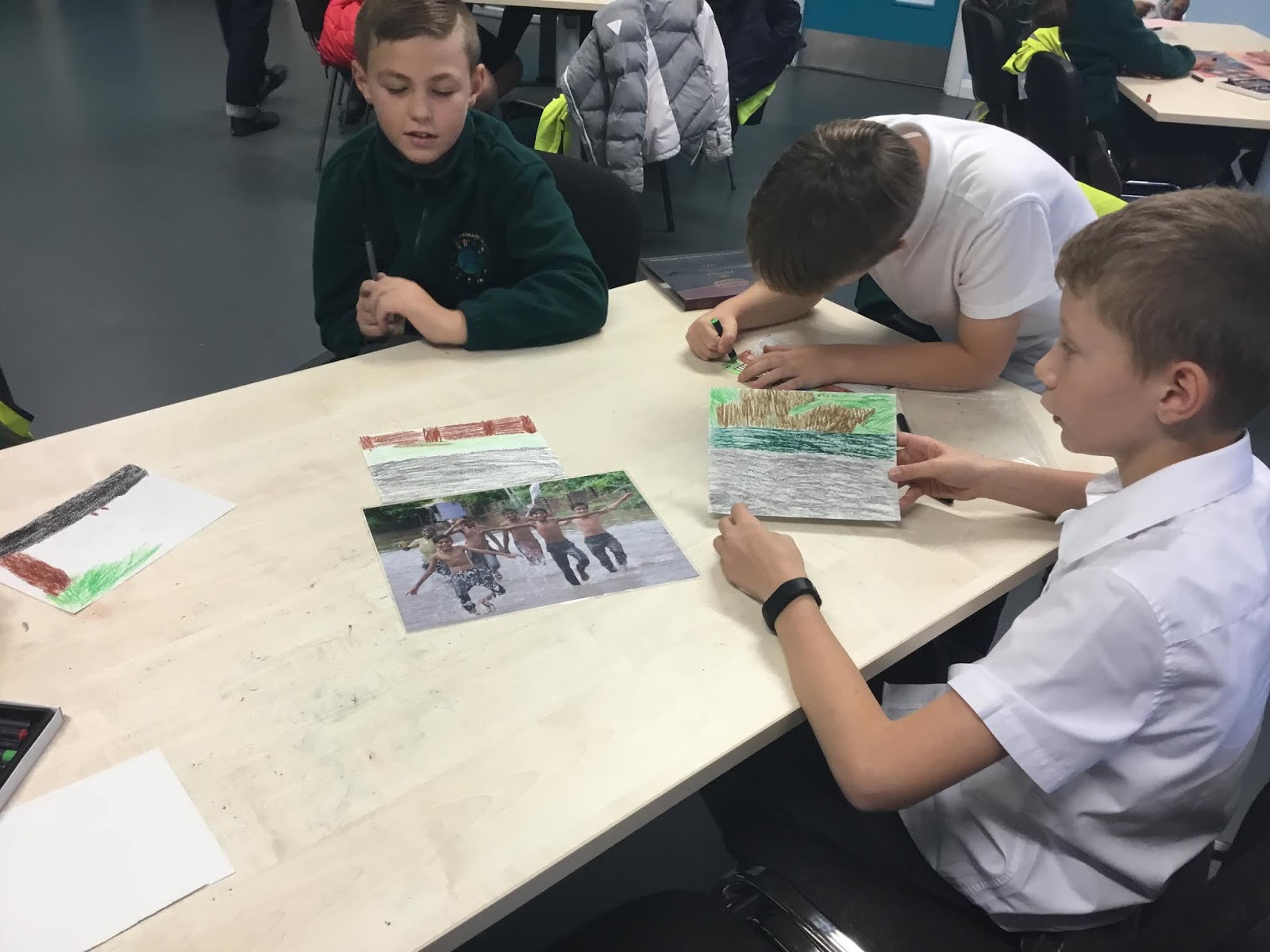 Suttons Primary School: 6KR Hornchurch Library