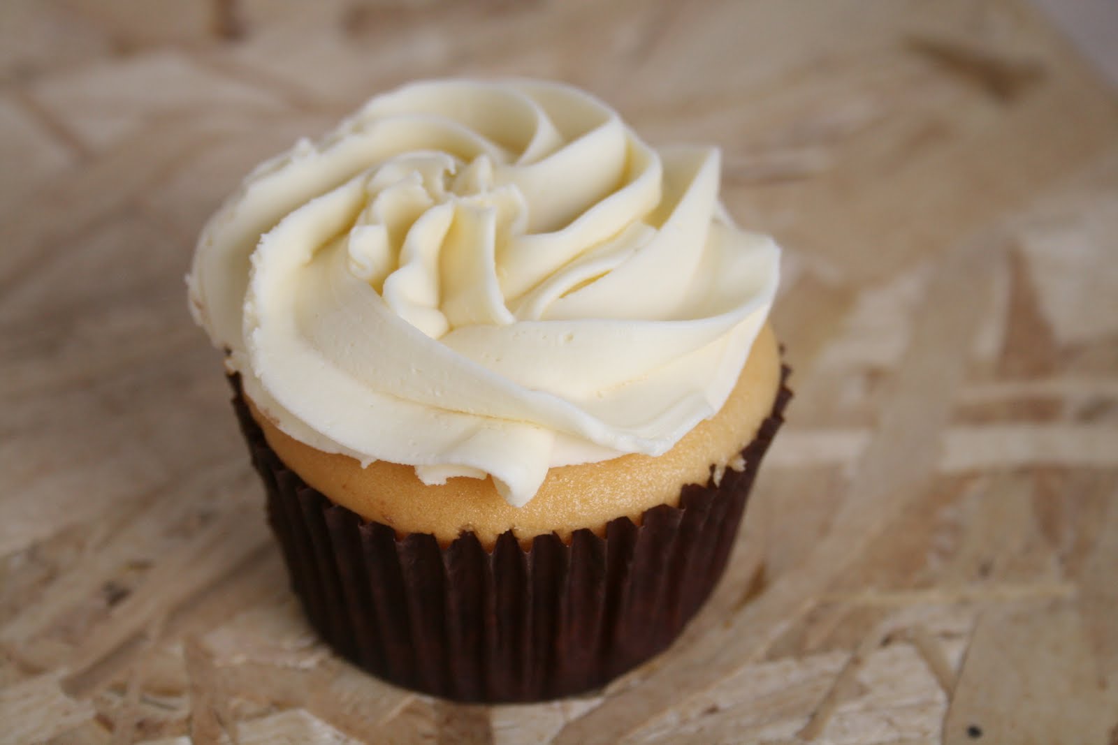 Bake - a - holic: ele Cake Co