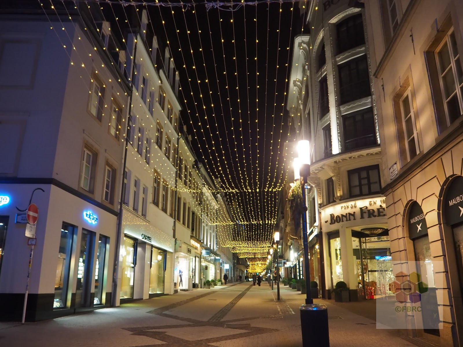 Vu d'ici, lu ailleurs: De justesse