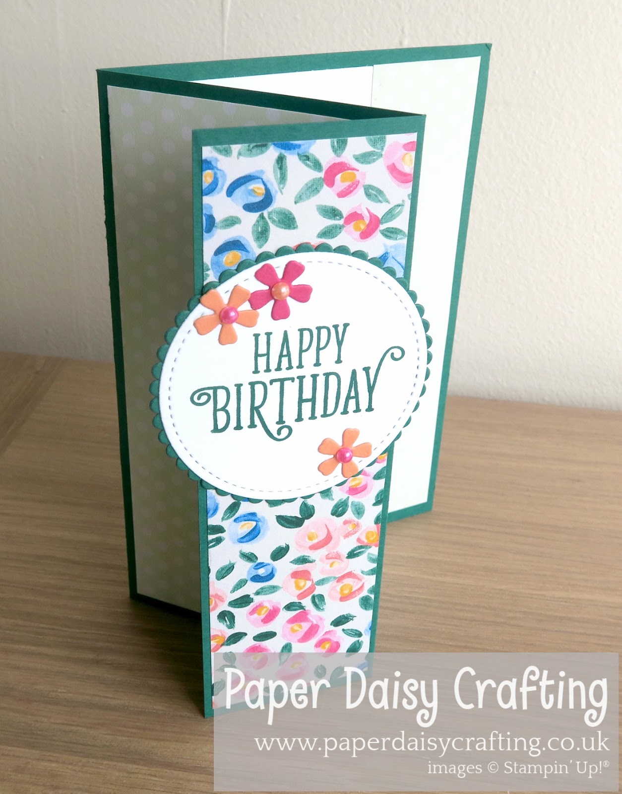 Paper Daisy Crafting: Easy to follow video tutorial for Fancy Fold card
