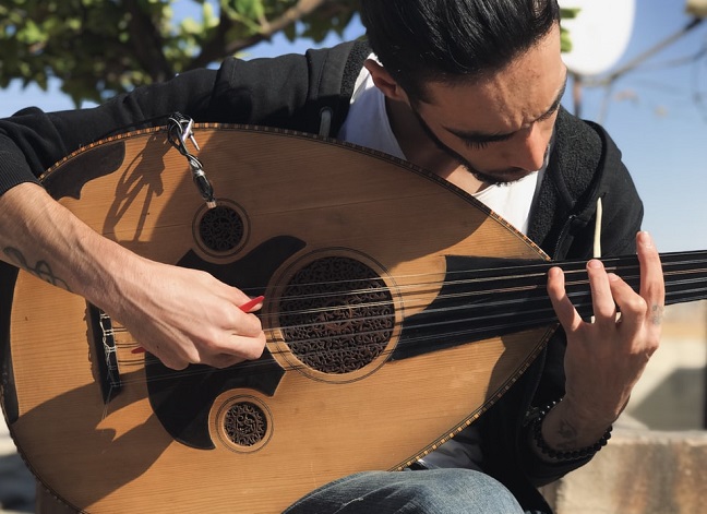 Karakteristik dan Bentuk Musik Era Renaisans - PETER DE VRIES GUITAR