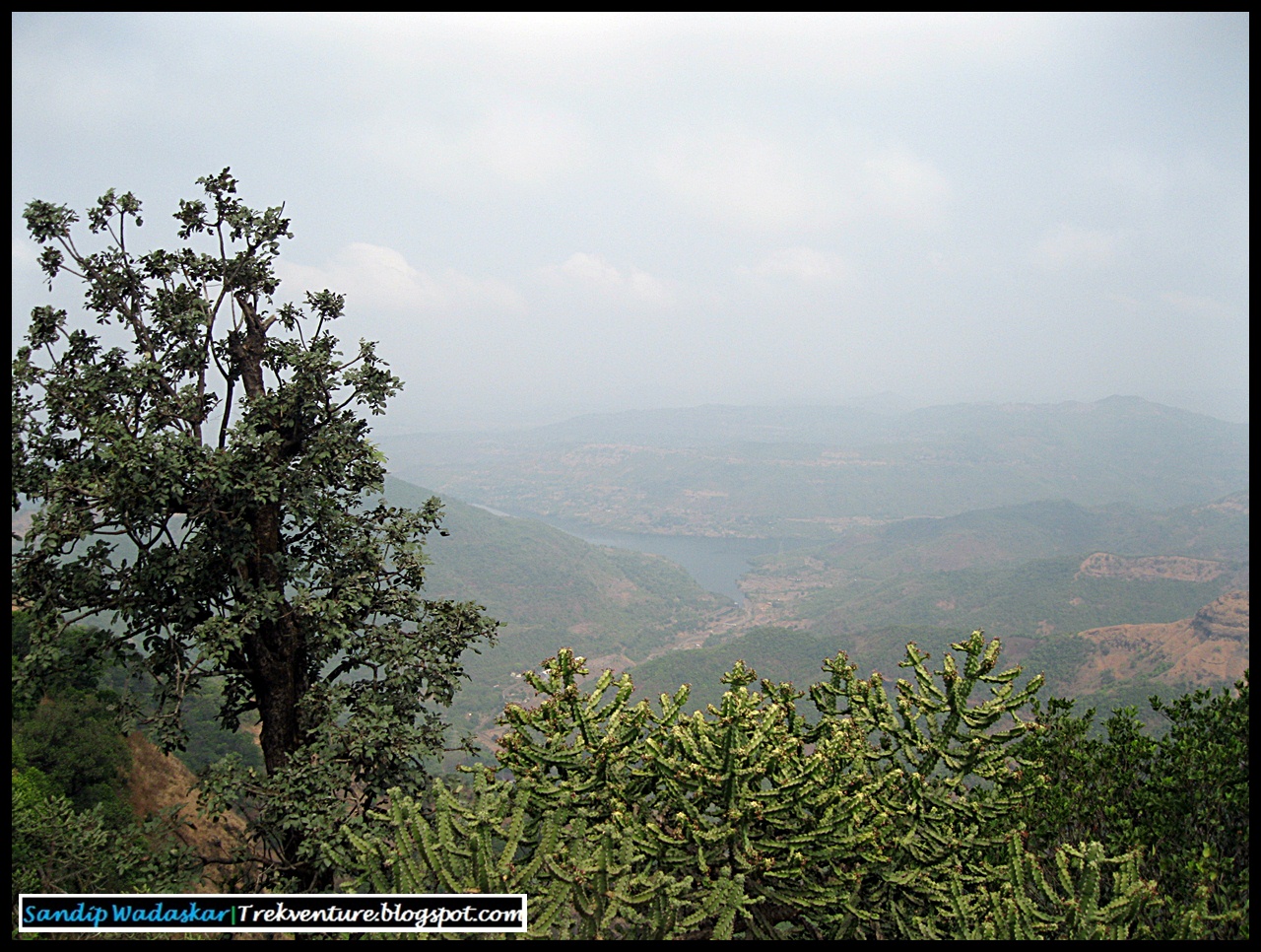 माझी मुशाफिरी... A trekker's photodiary by Sandip Wadaskar ...