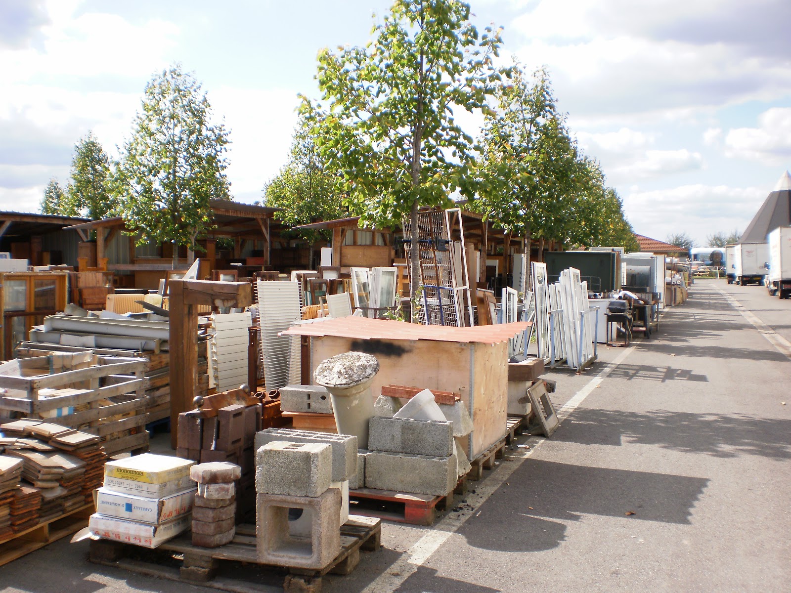 A la recherche: Collectif: Le Village Emmaüs de Pau-Lescar