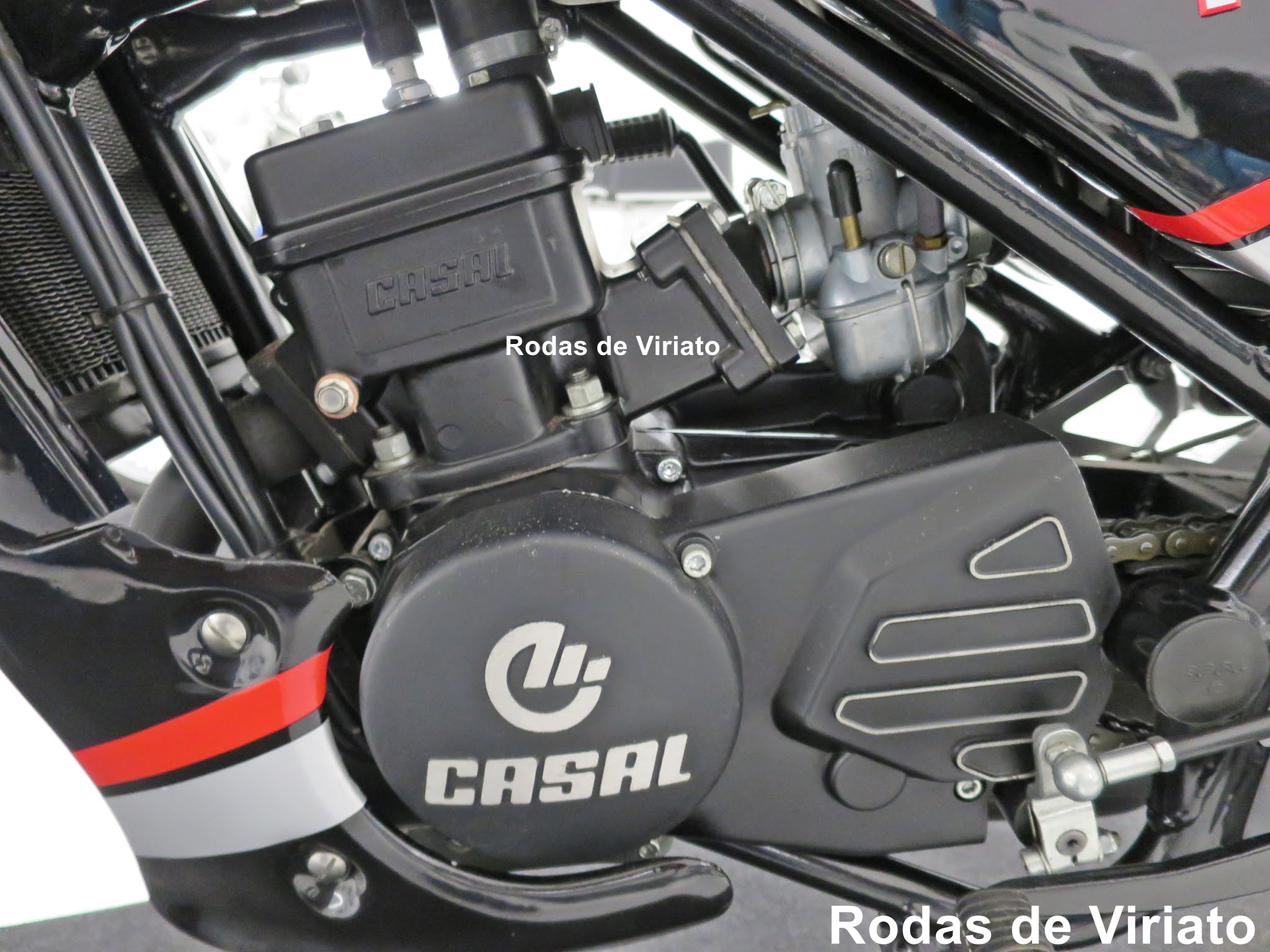 Moto Casal RZ 125 - Exposição Bicicleta Motorizada (3/4)