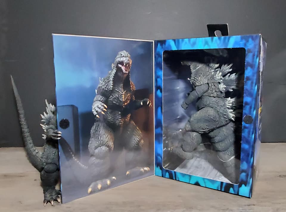 The Gryphon's Lair : NECA GODZILLA 2003 | Figure Review