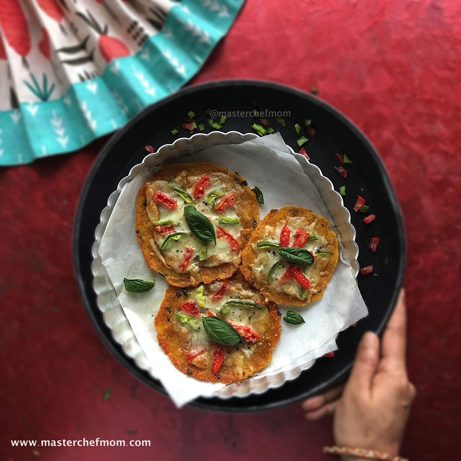 MASTERCHEFMOM: Potato Crust Pizza | How to make Potato Pizza in Tawa ...