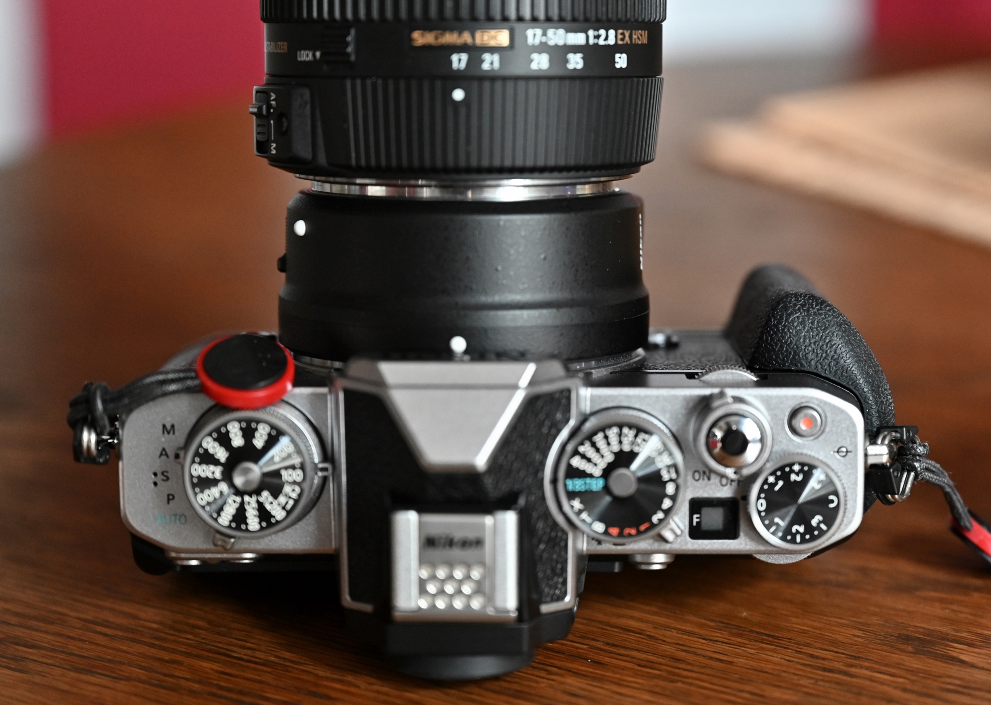Griffe für Nikon Z fc, SmallRig L-Shape Grip und JJC HG-ZFC.