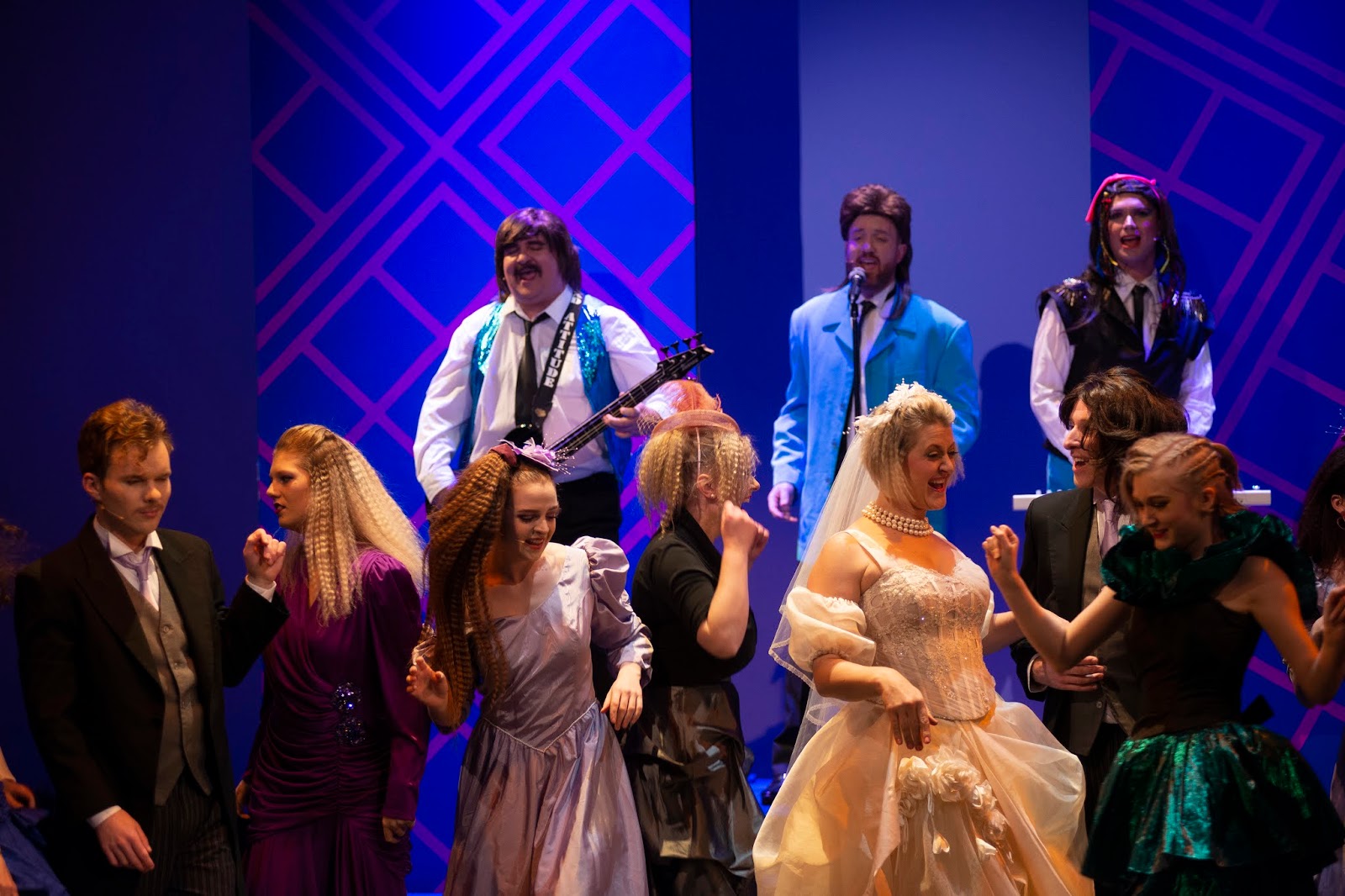 Canberra Critics Circle: THE WEDDING SINGER