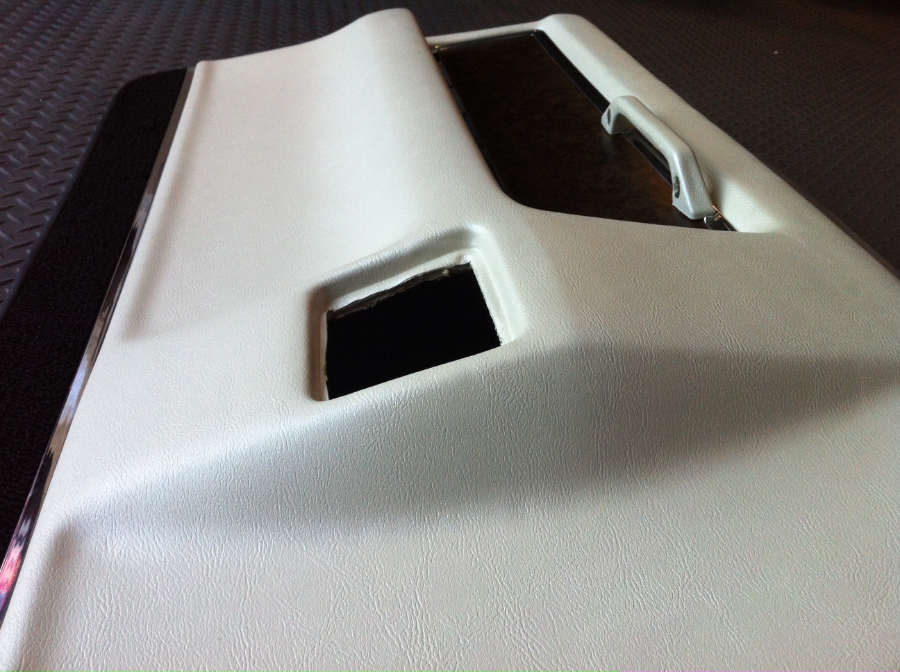 Just Dashes Production Center: 1968 Pontiac Bonneville Door Panel ... Just Dashes Production Center: 1968 Pontiac Bonneville Door Panel ...