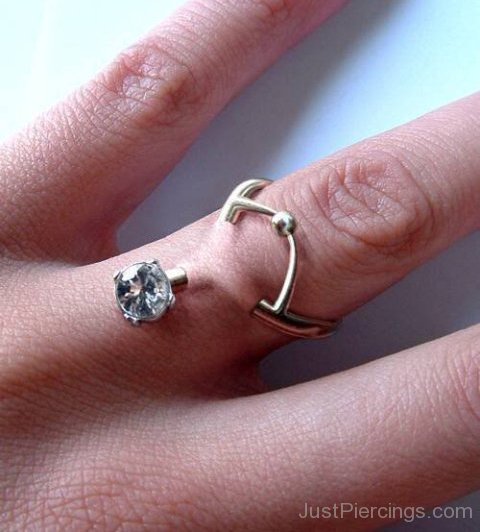 très chic!: Let us talk about diamond dermal piercings